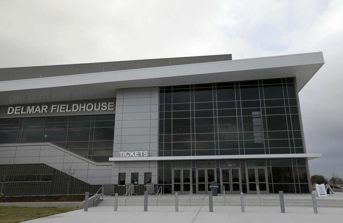 Houston ISD unveils $35.2 million Delmar Fieldhouse
