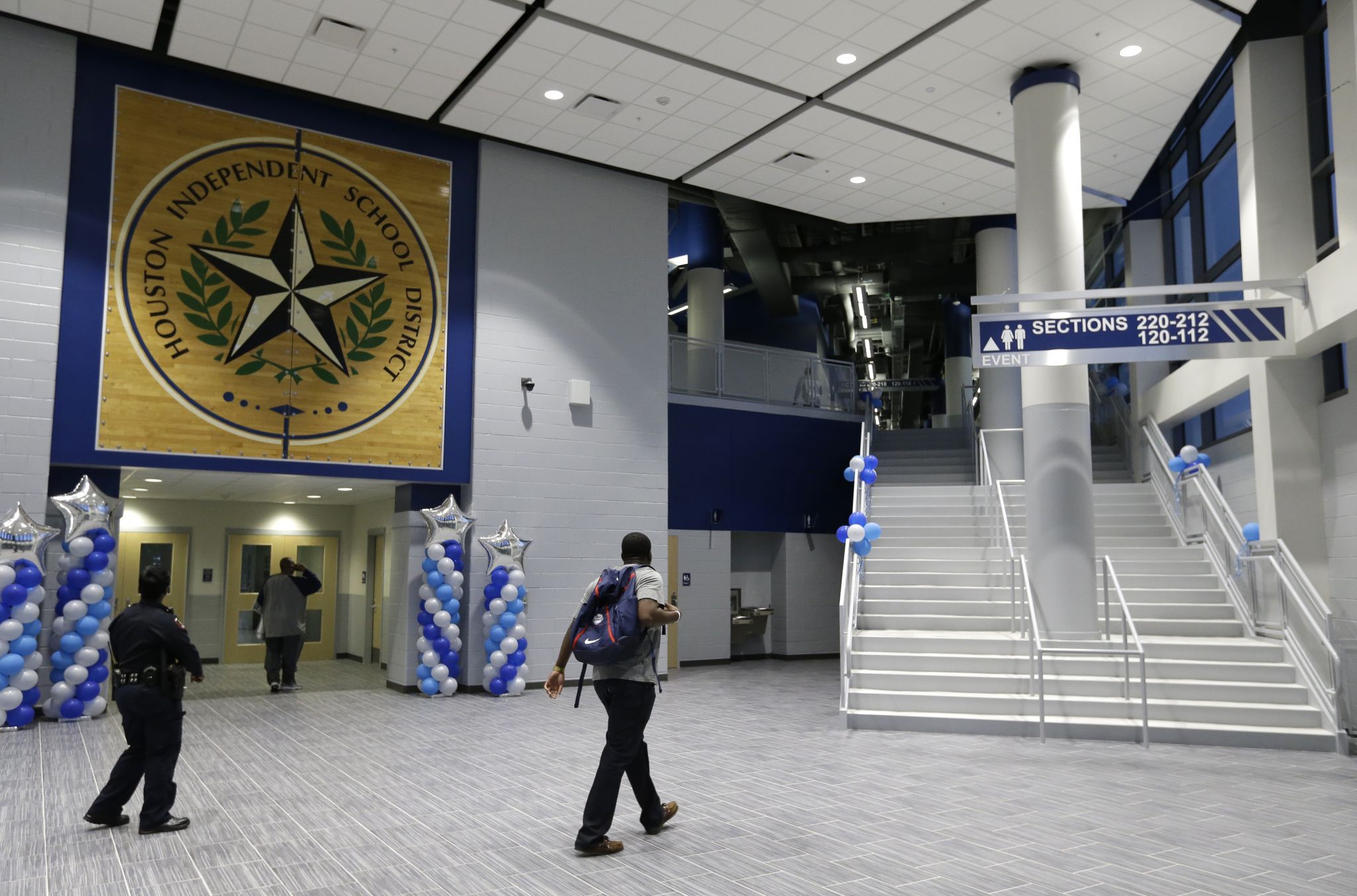 Houston ISD unveils $35.2 million Delmar Fieldhouse