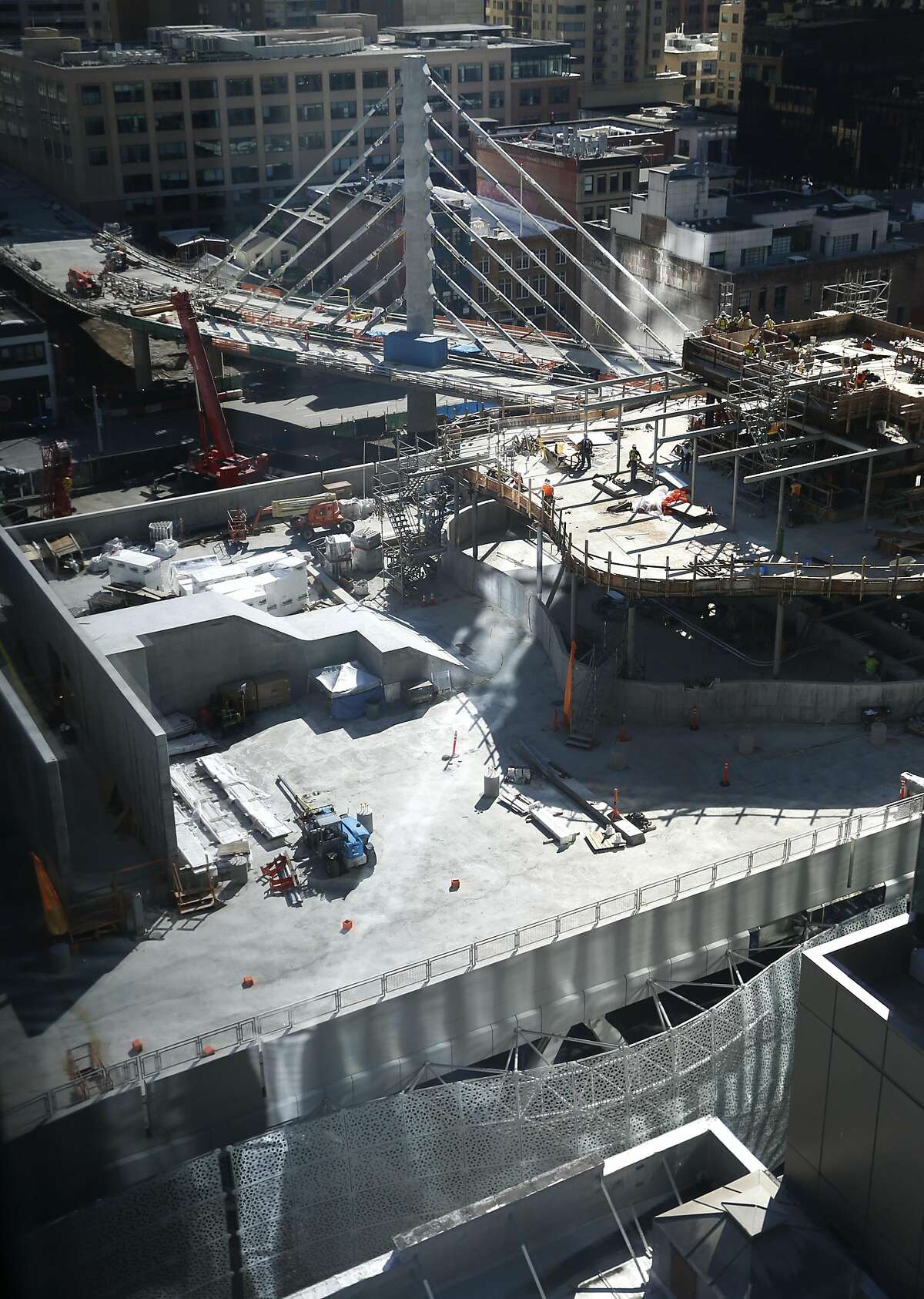 Construction of Transbay Transit Center running late