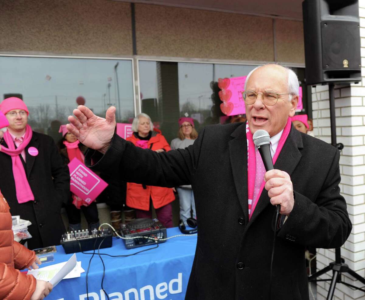 Groups rally for and against Planned Parenthood in Albany, Troy