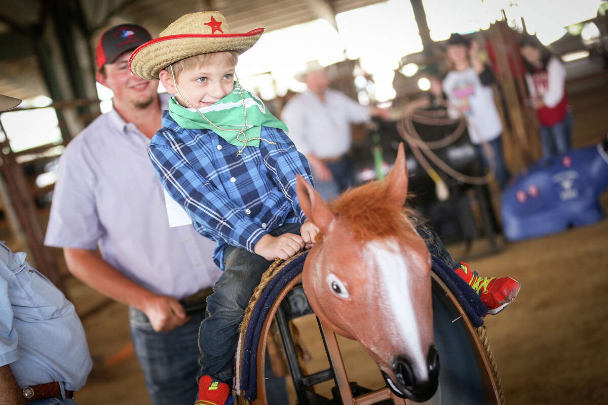 Special Angels Rodeo ropes community together