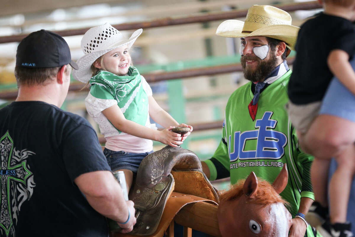Special Angels Rodeo ropes community together