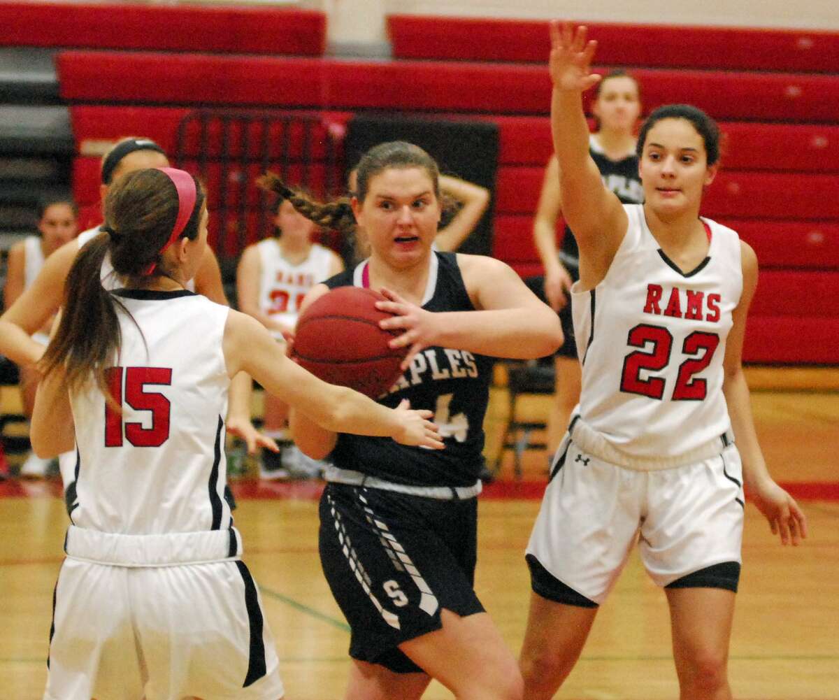 Staples girls basketball beats New Canaan, clinches FCIAC playoff spot