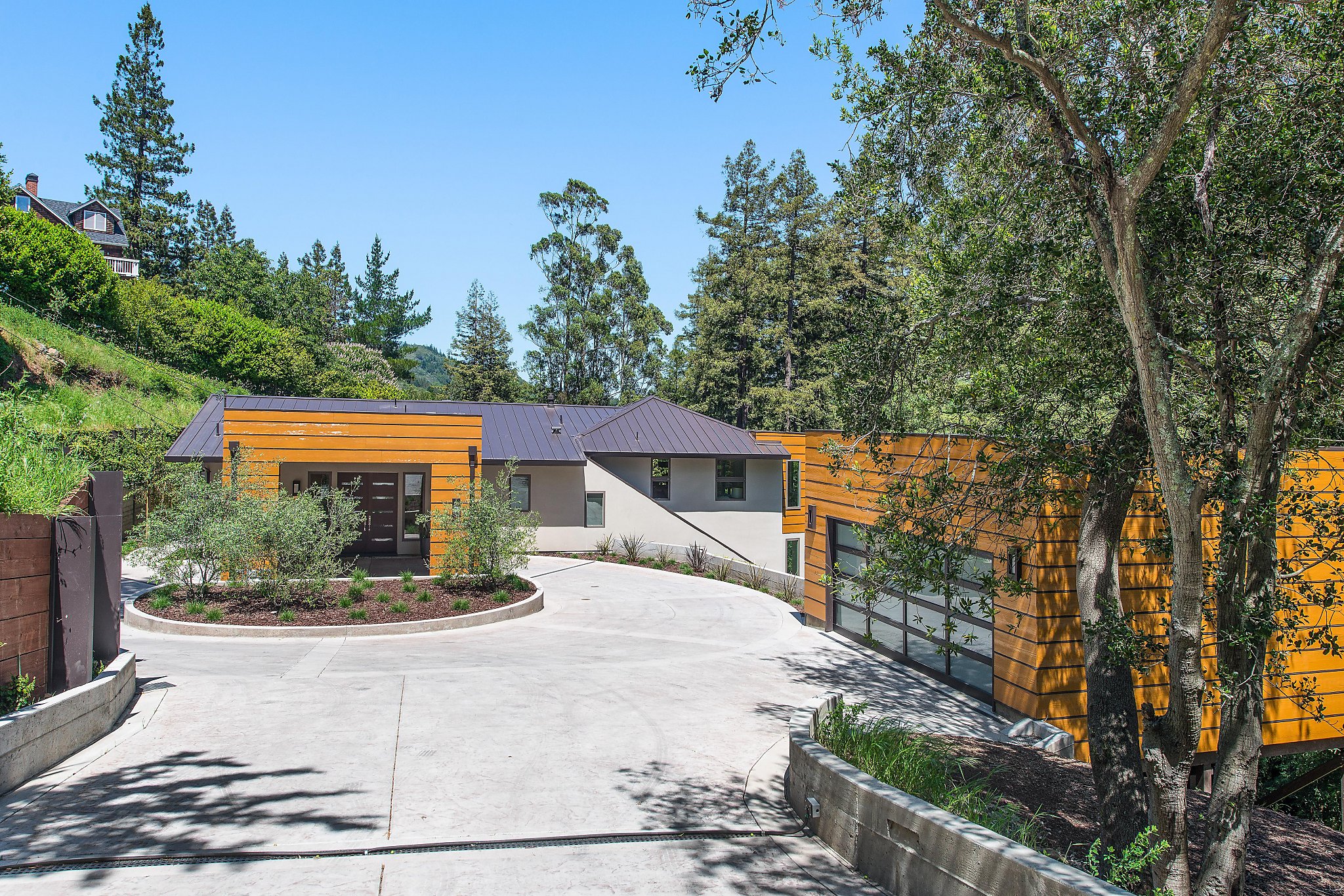 Gleaming contemporary estate in Mill Valley’s Middle Ridge