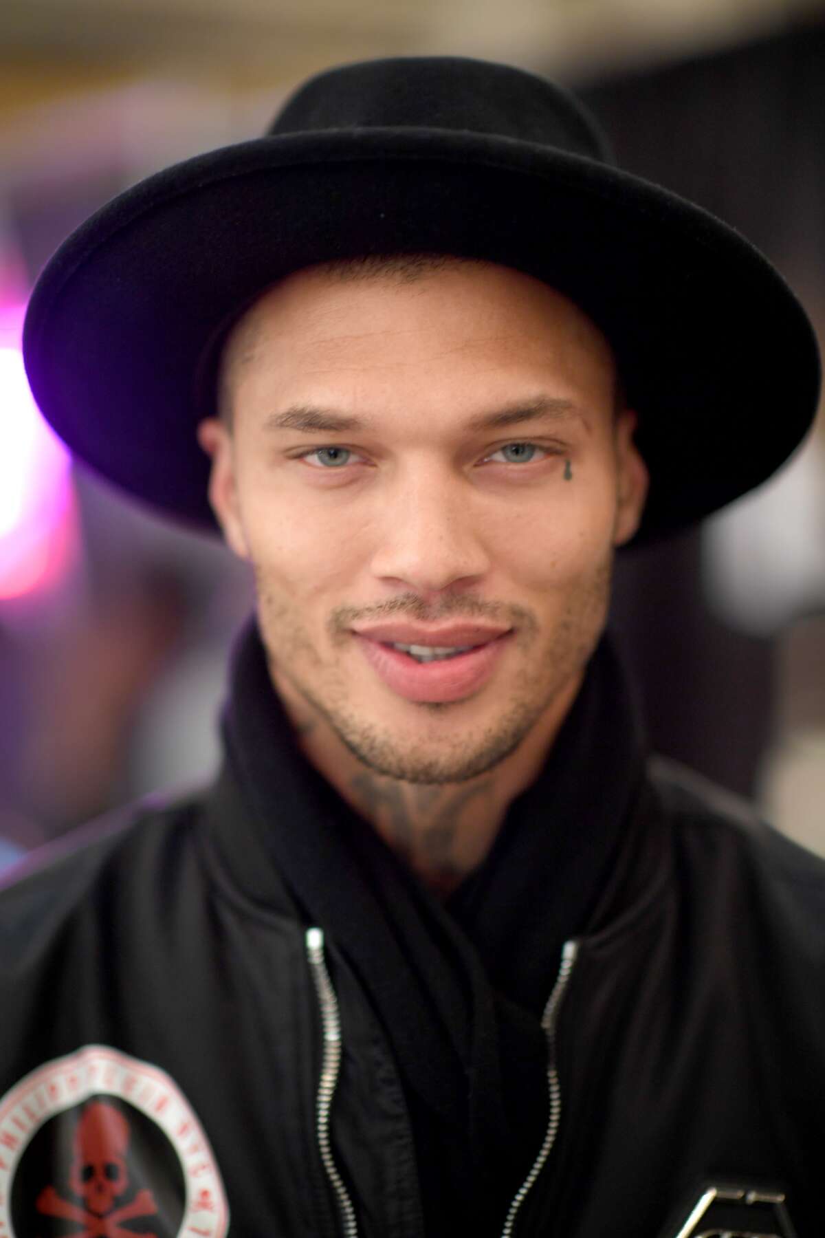 'Hot felon'-turned-model Jeremy Meeks makes his NYFW runway debut