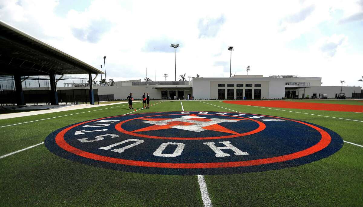 Astros' Brian McCann loses bat, then hits home run