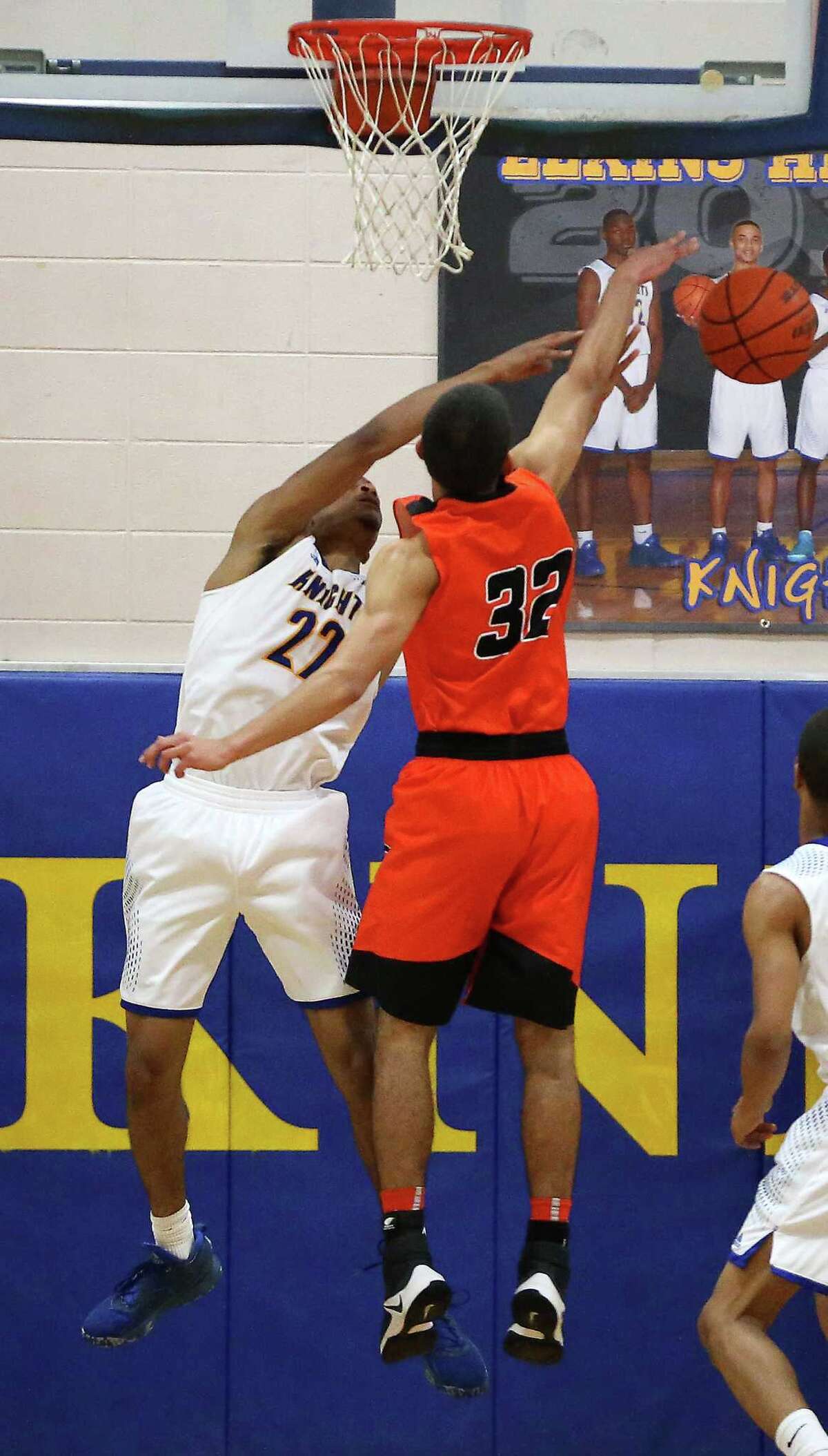 Elkins secures district title with win over Texas City