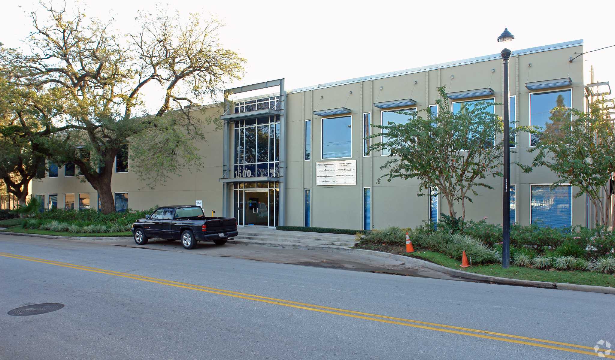 Davis Holdings buys Midtown office building