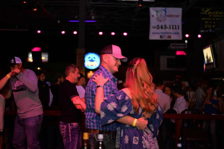 Photos: S.A.'s country crowd ropes in a wild ladies’ night at Wild West ...