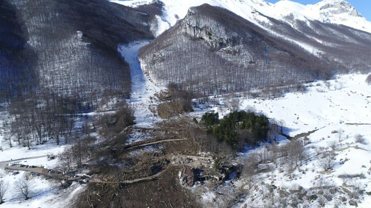 New photos reveal aftermath of Italy avalanche that killed dozens