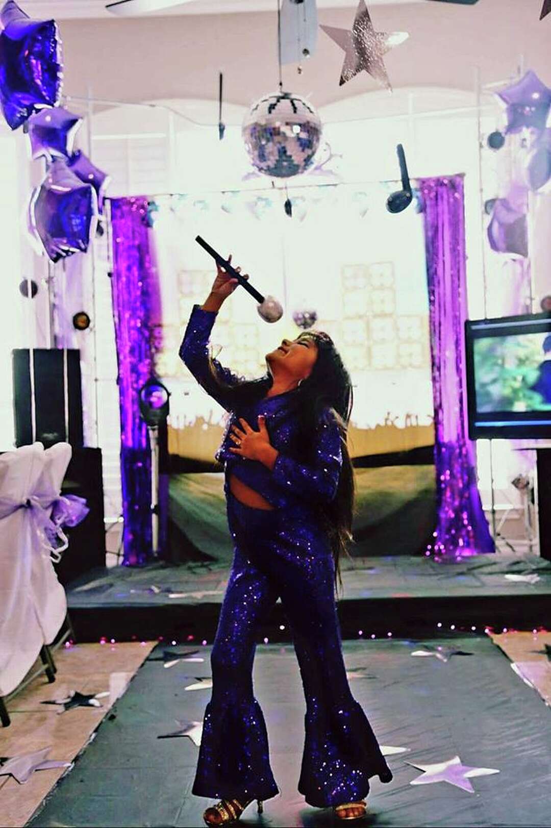 Texas 6-year-old's Selena-themed birthday party is making the internet ...