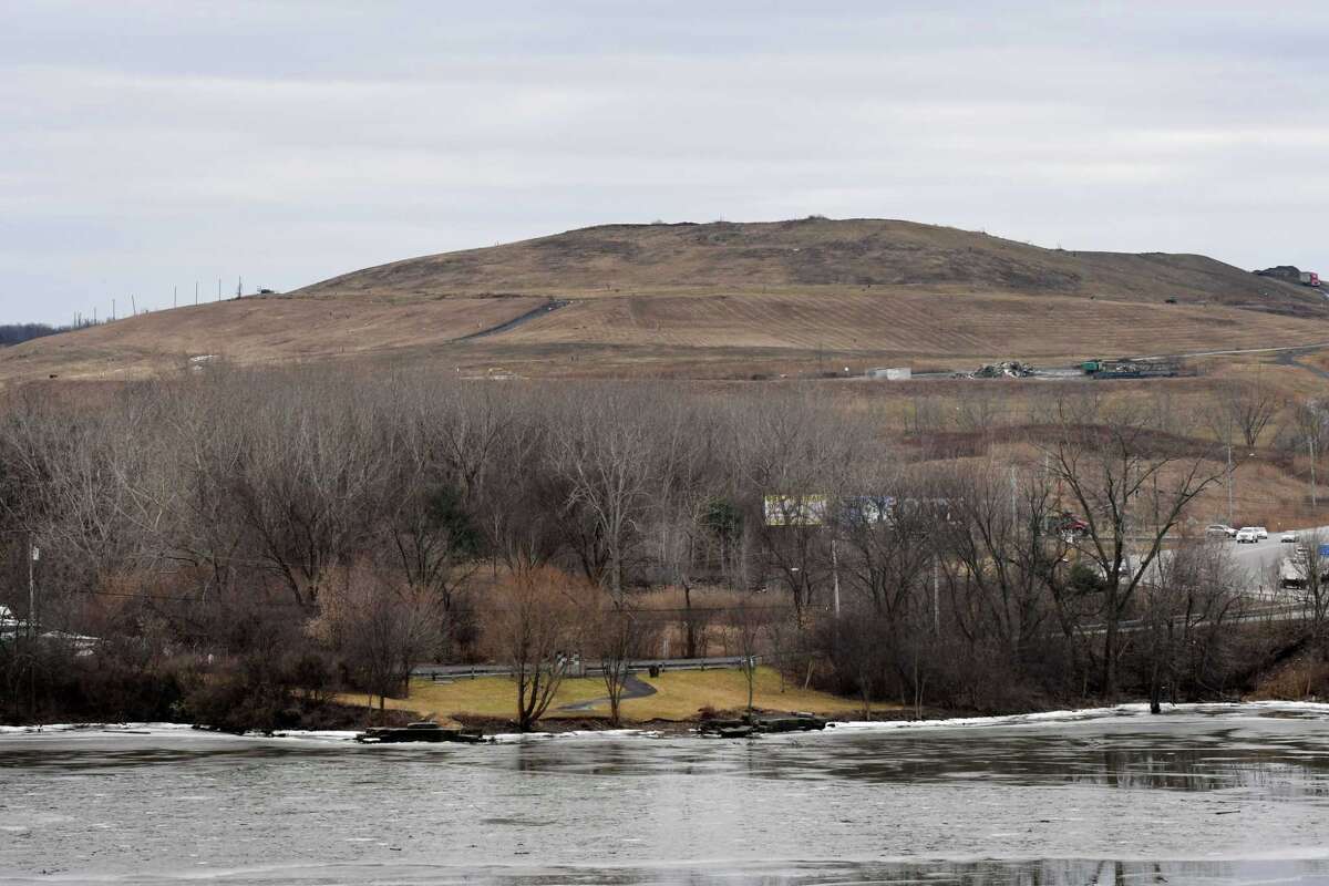 Opposition mounts to Colonie's planned landfill expansion