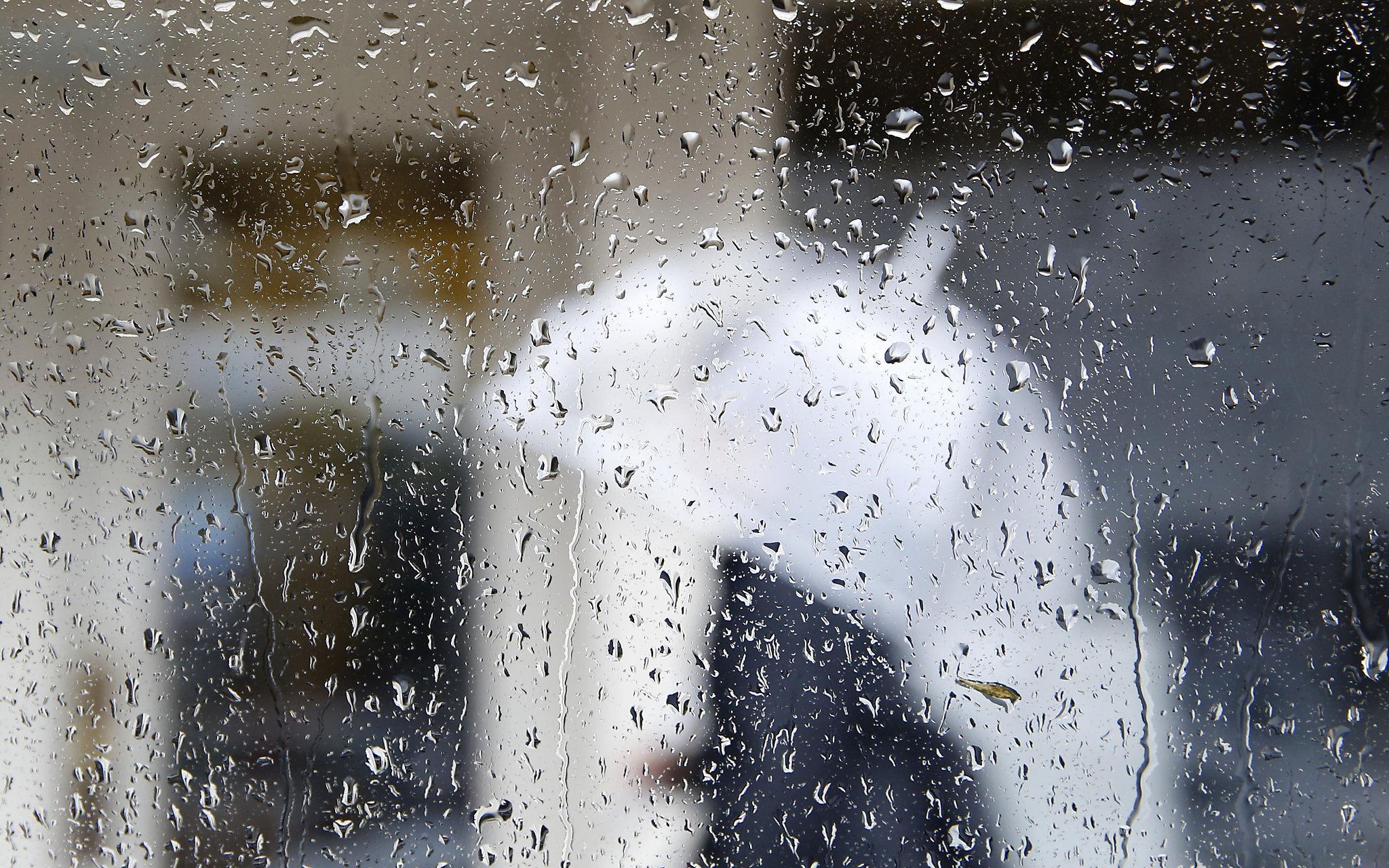 Rainy Friday kicks off mostly wet Presidents’ Day weekend