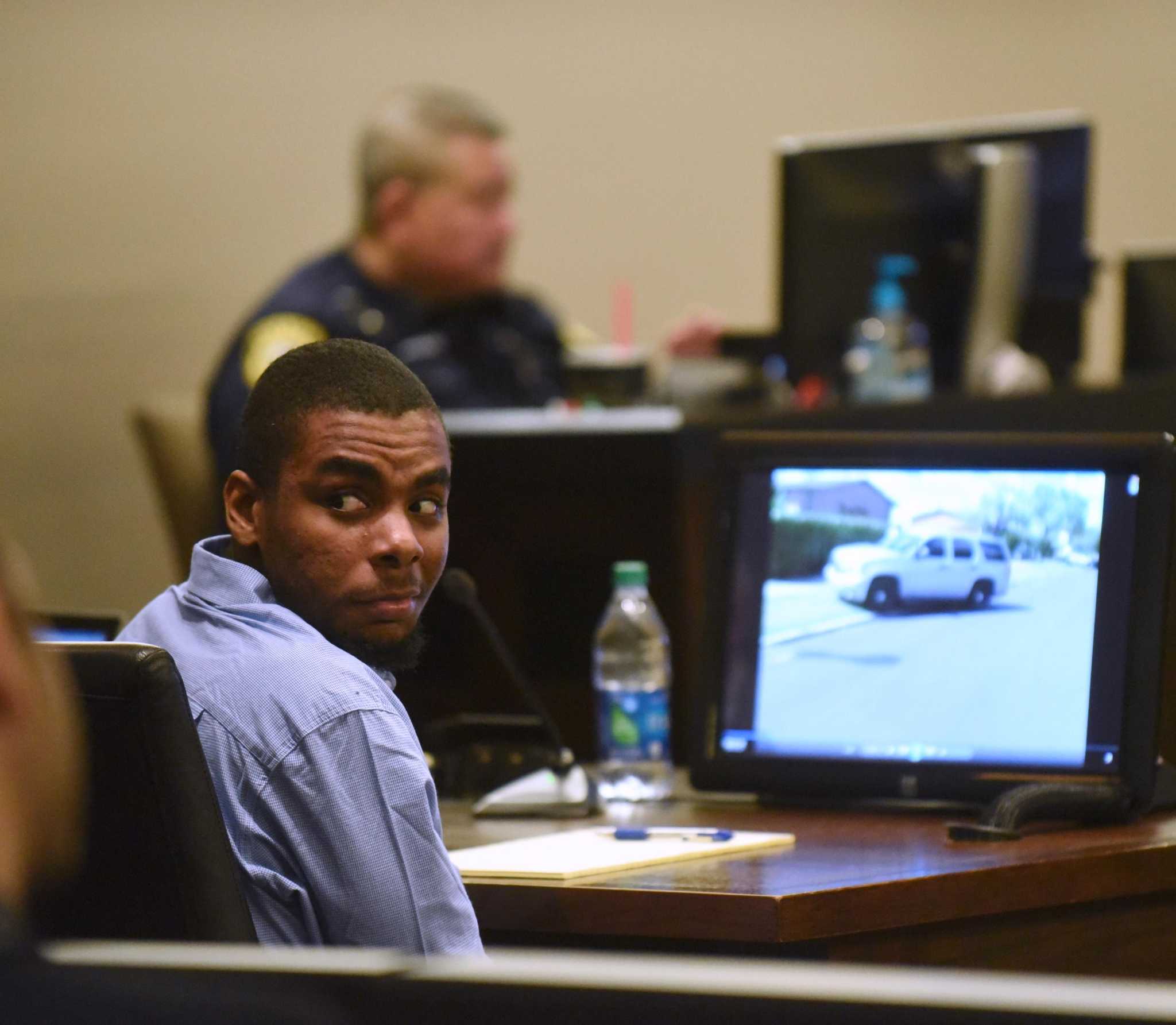 Paralyzed defendant, acting as own lawyer, has few questions for ...