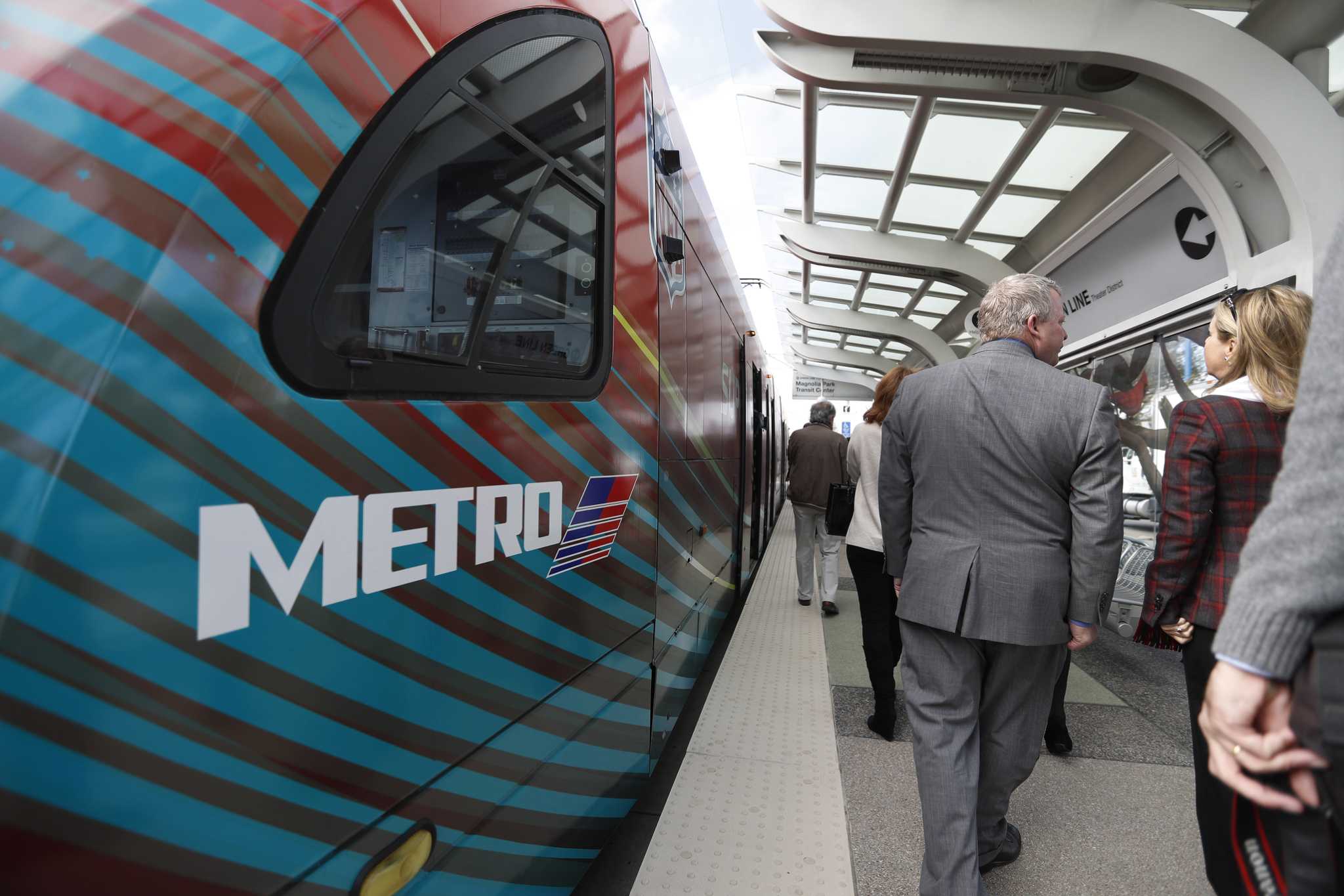Language limiting Metro again in federal transit bill