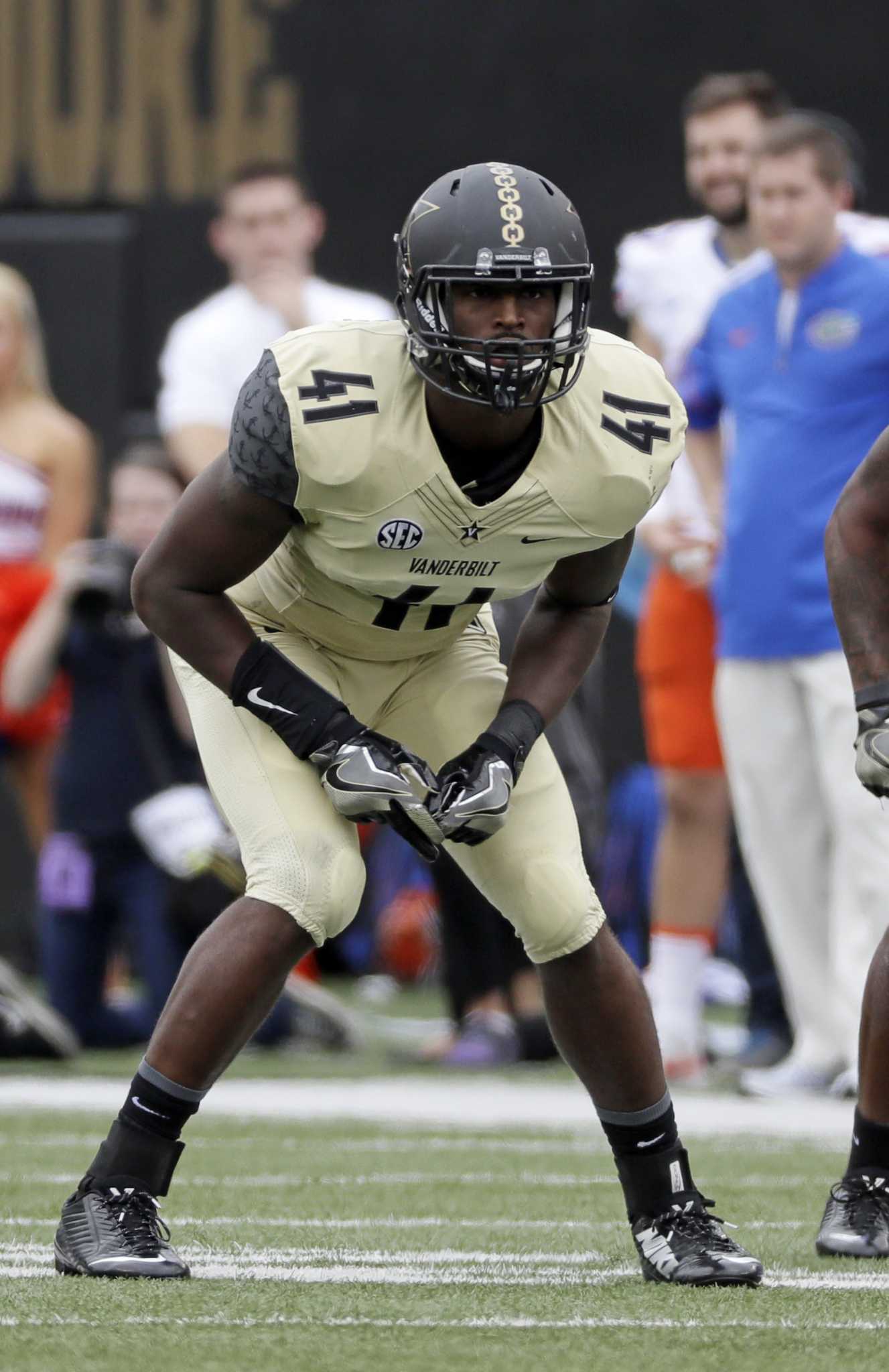Texans pick Vanderbilt linebacker Zach Cunningham in second round