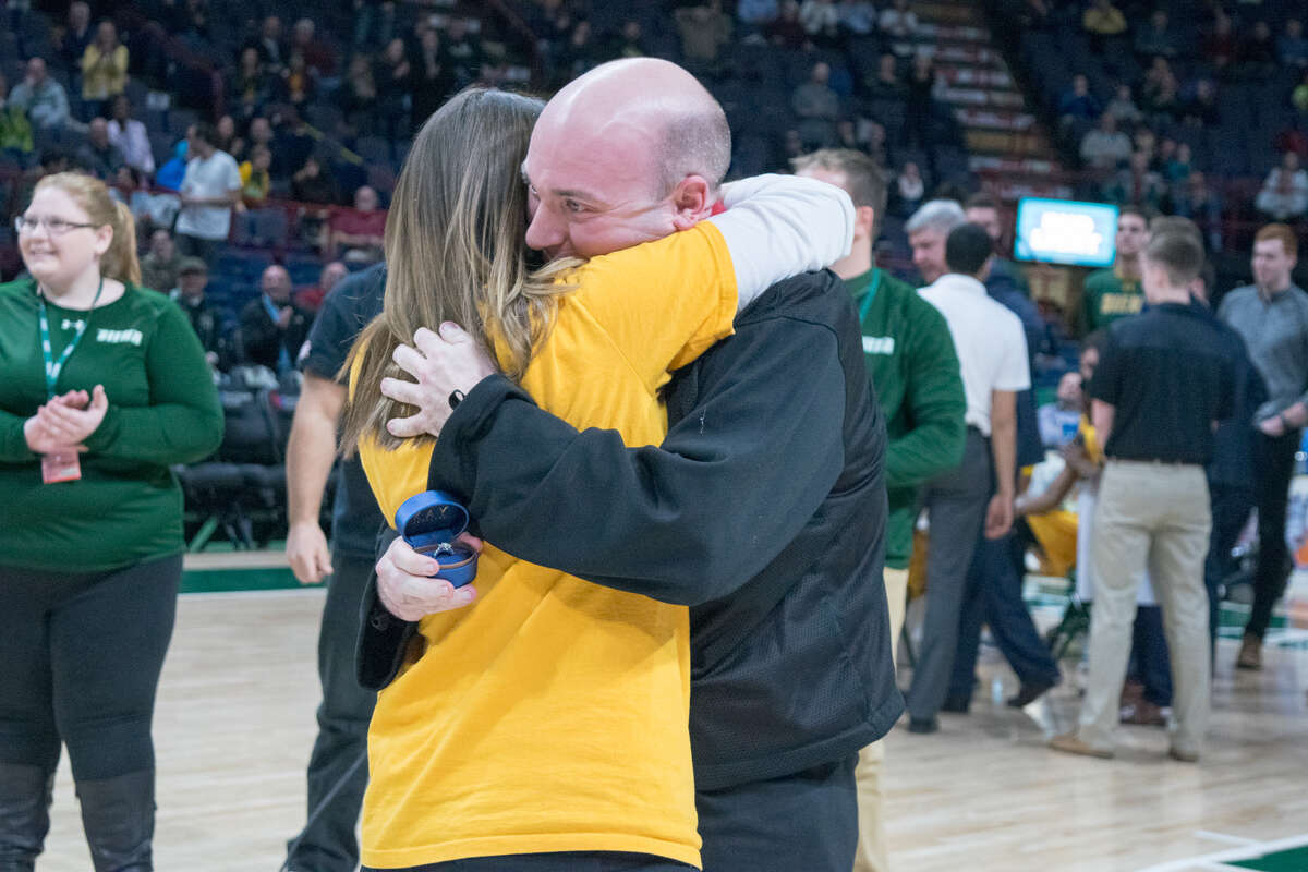 Siena fans' engagement: a halfcourt shot, a love story
