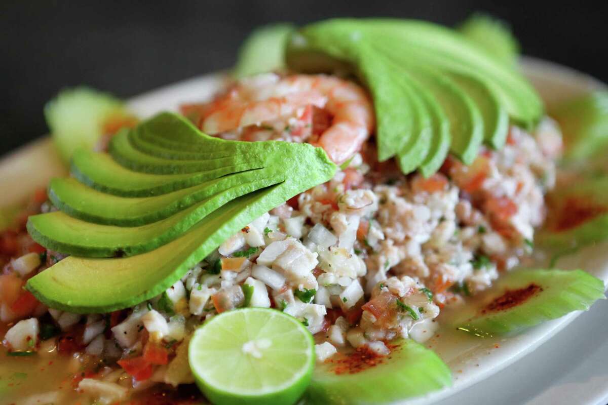 Mariscos El Bucanero