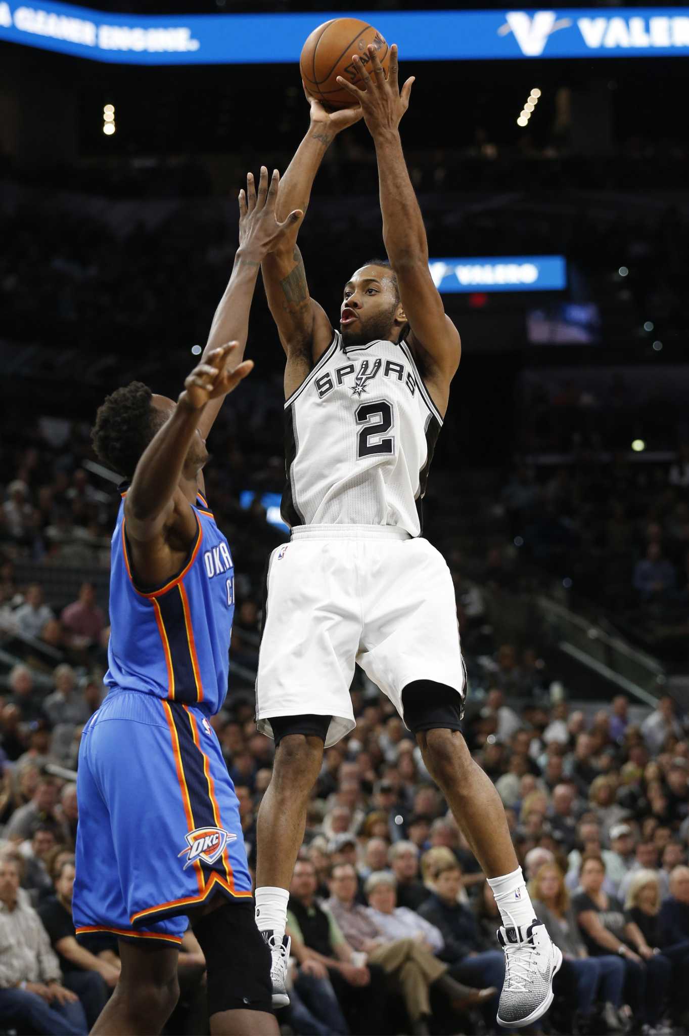 Whole and refreshed, Spurs back on the road