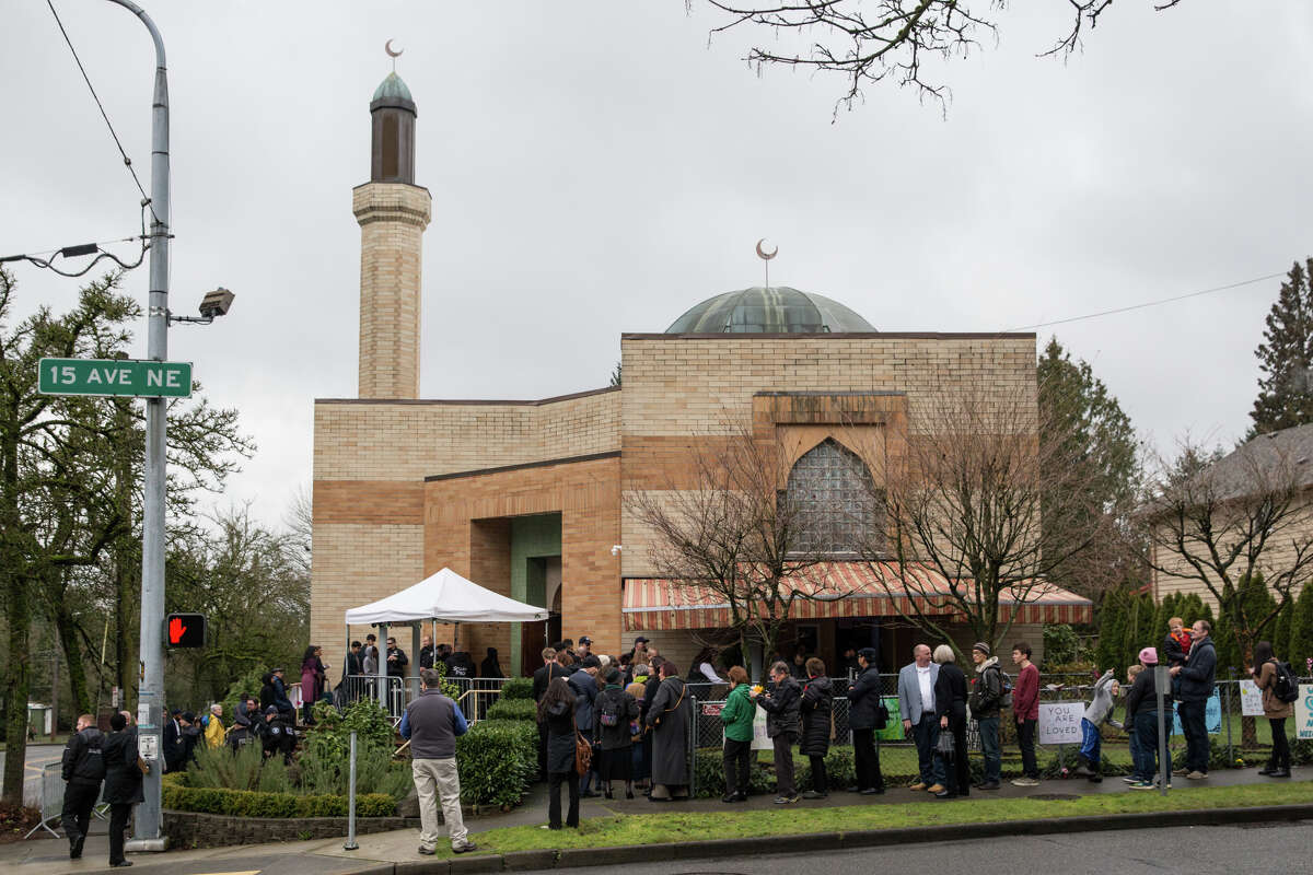 Mayor Murray gives State of the City at Idris Mosque