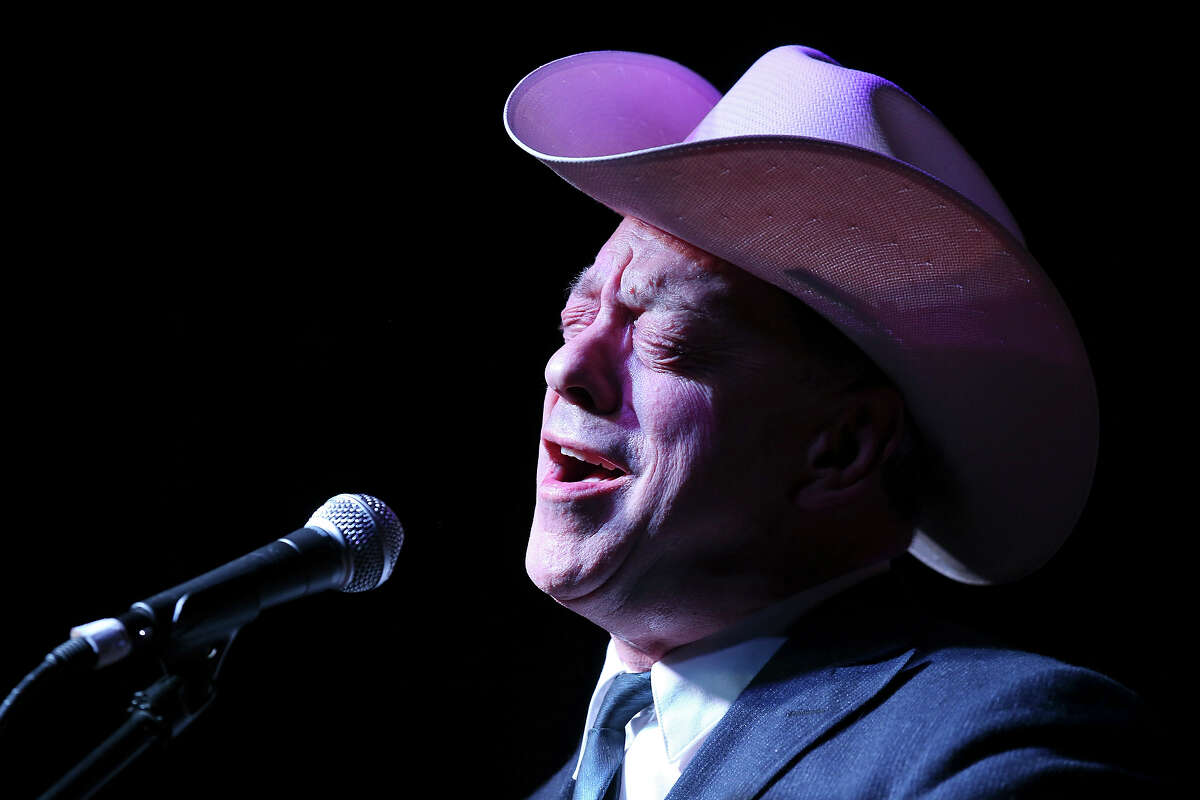 Country singer Junior Brown needs your help finding his 'guit-steel'