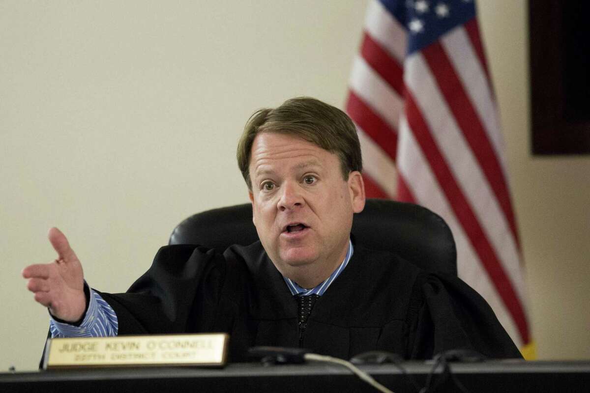 Paralyzed defendant, acting as his own lawyer, gets 32 years in prison