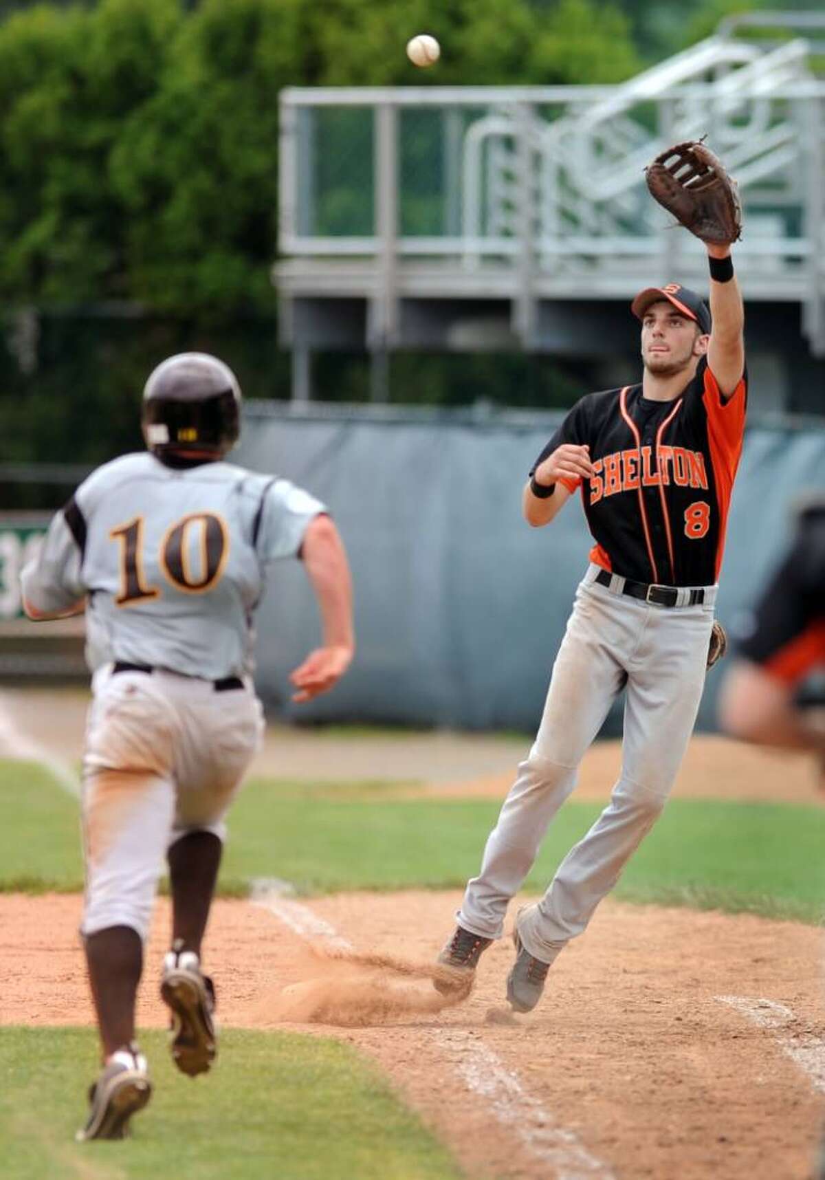 Shelton captures SCC baseball title for late coach