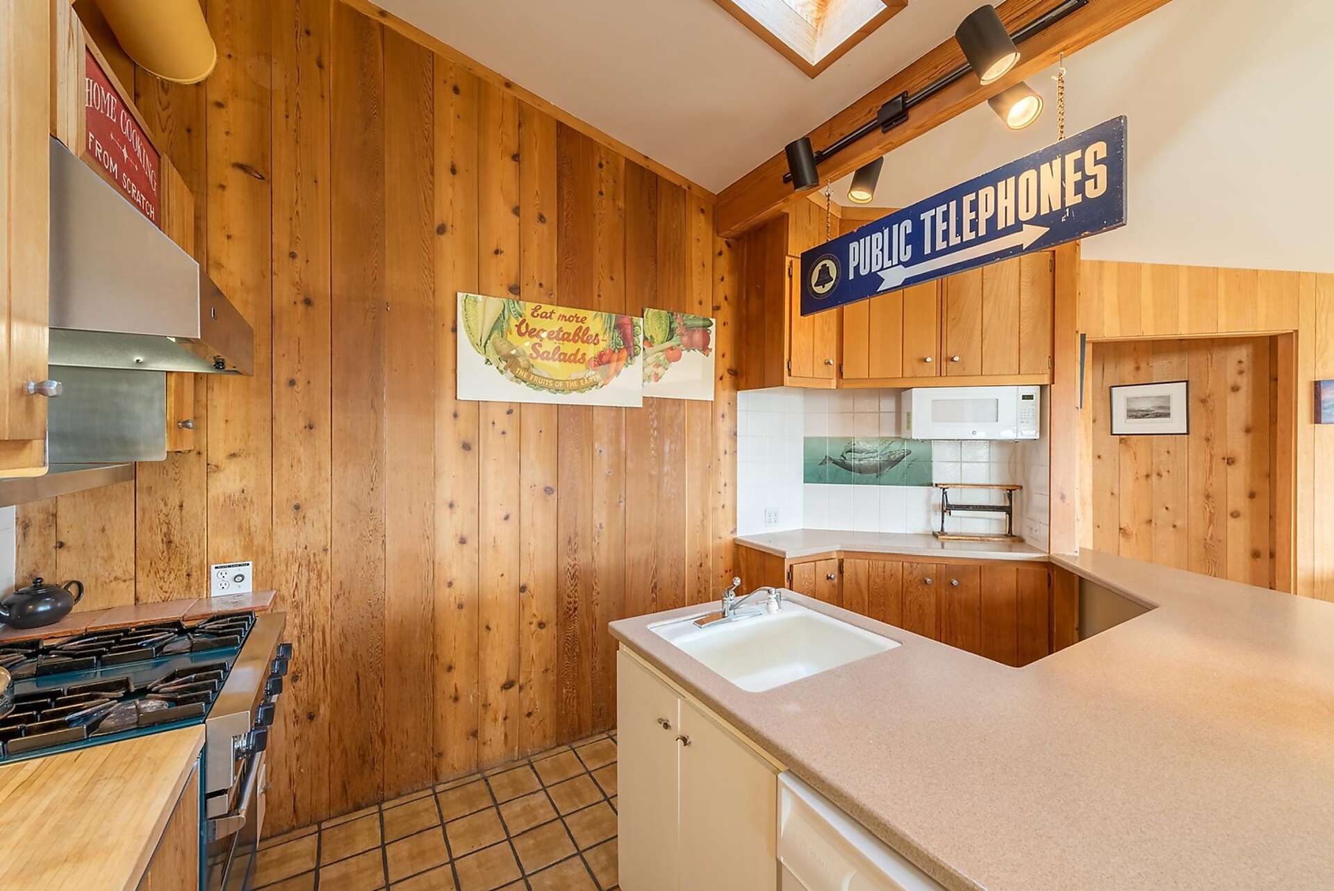 ‘Sea Ranch classic with a magical oceanfront setting’