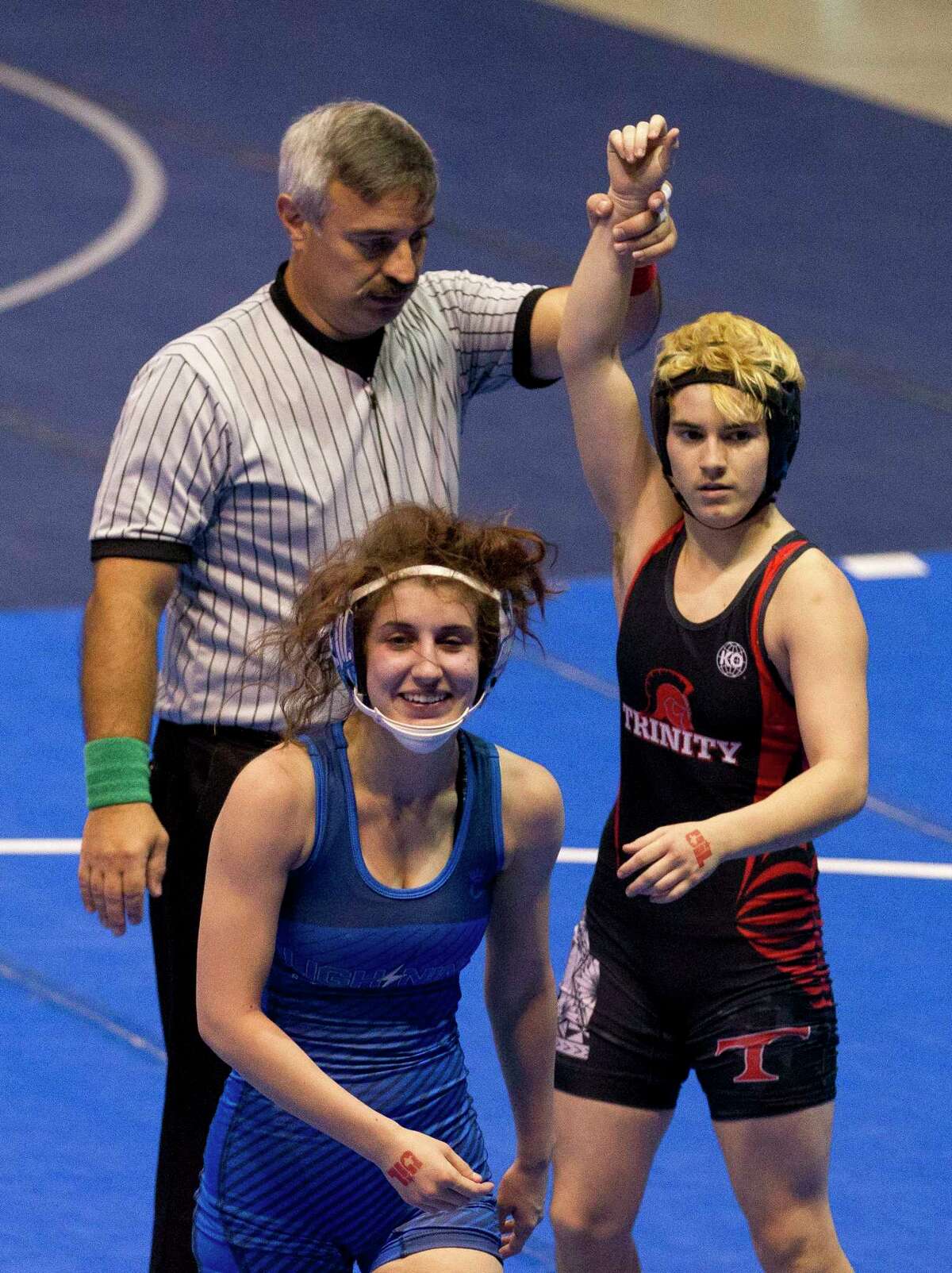 Transgender wrestler reaches semifinals in state wrestling