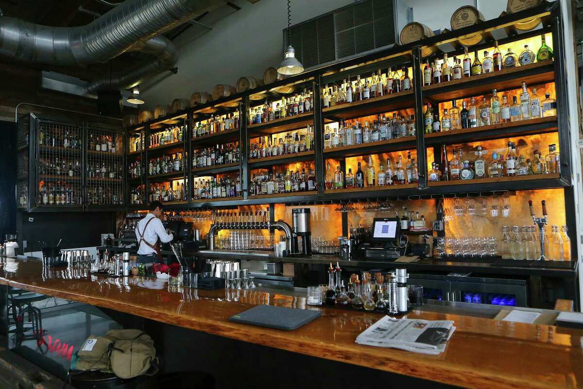 Noise citations at swanky River Walk rooftop bar Paramour a drag for ...