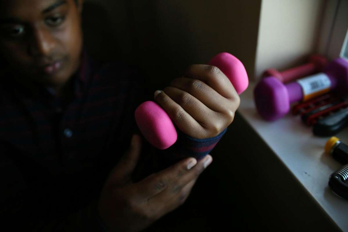 Science closing in on polio-like virus that paralyzed children