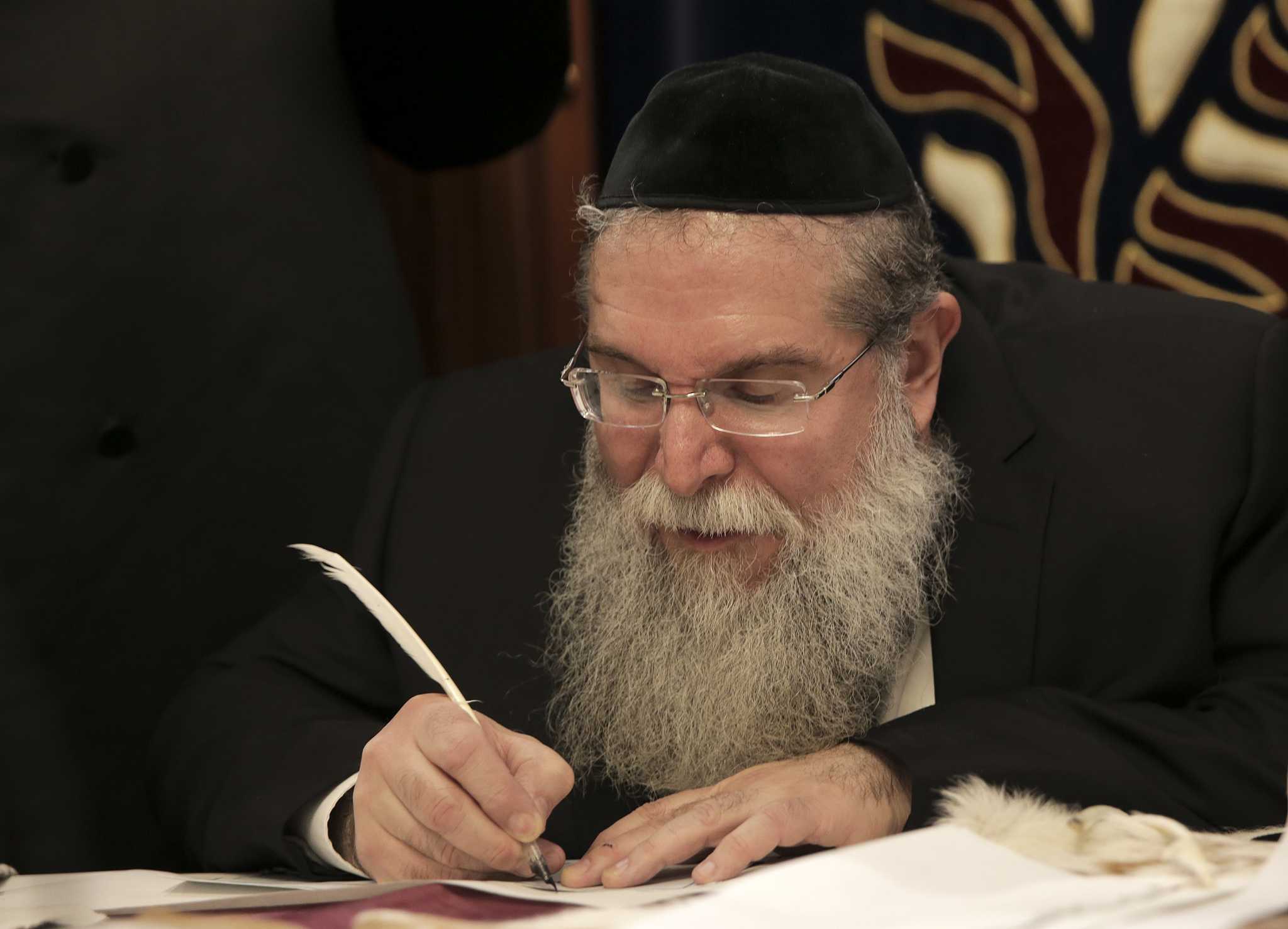 For Meyerland Minyan, receiving new Torah reflects a rebirth for the ...