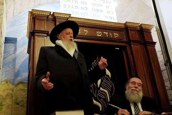 For Meyerland Minyan, receiving new Torah reflects a rebirth for the ...