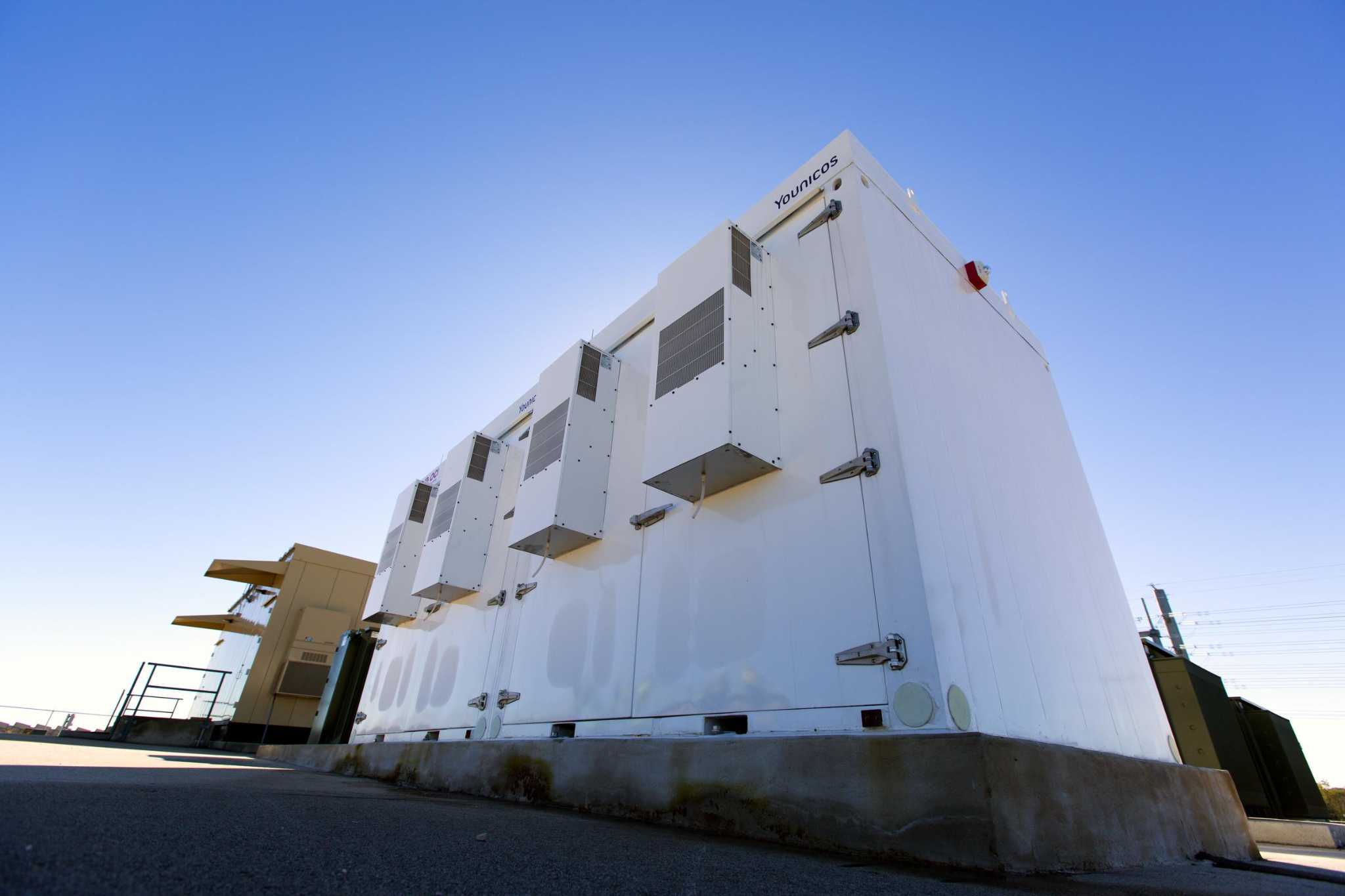 Texas’ largest solar farm will soon get a big battery