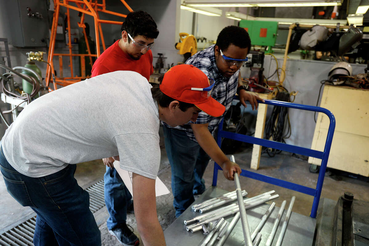LU engineers build food truck, dune buggy