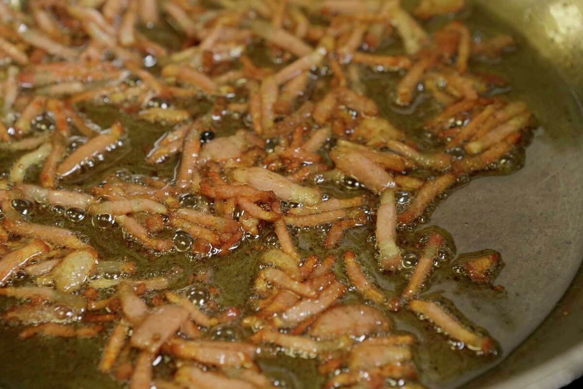 Spaghetti alla carbonara: a tale of two recipes