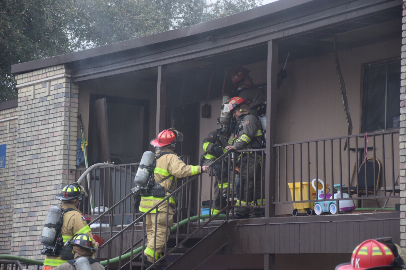 Grease fire at North Side apartment complex may displace up to 10