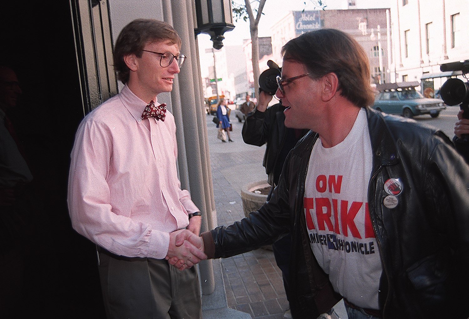 Bill Wallace, former Chronicle reporter, dies of cancer at 69