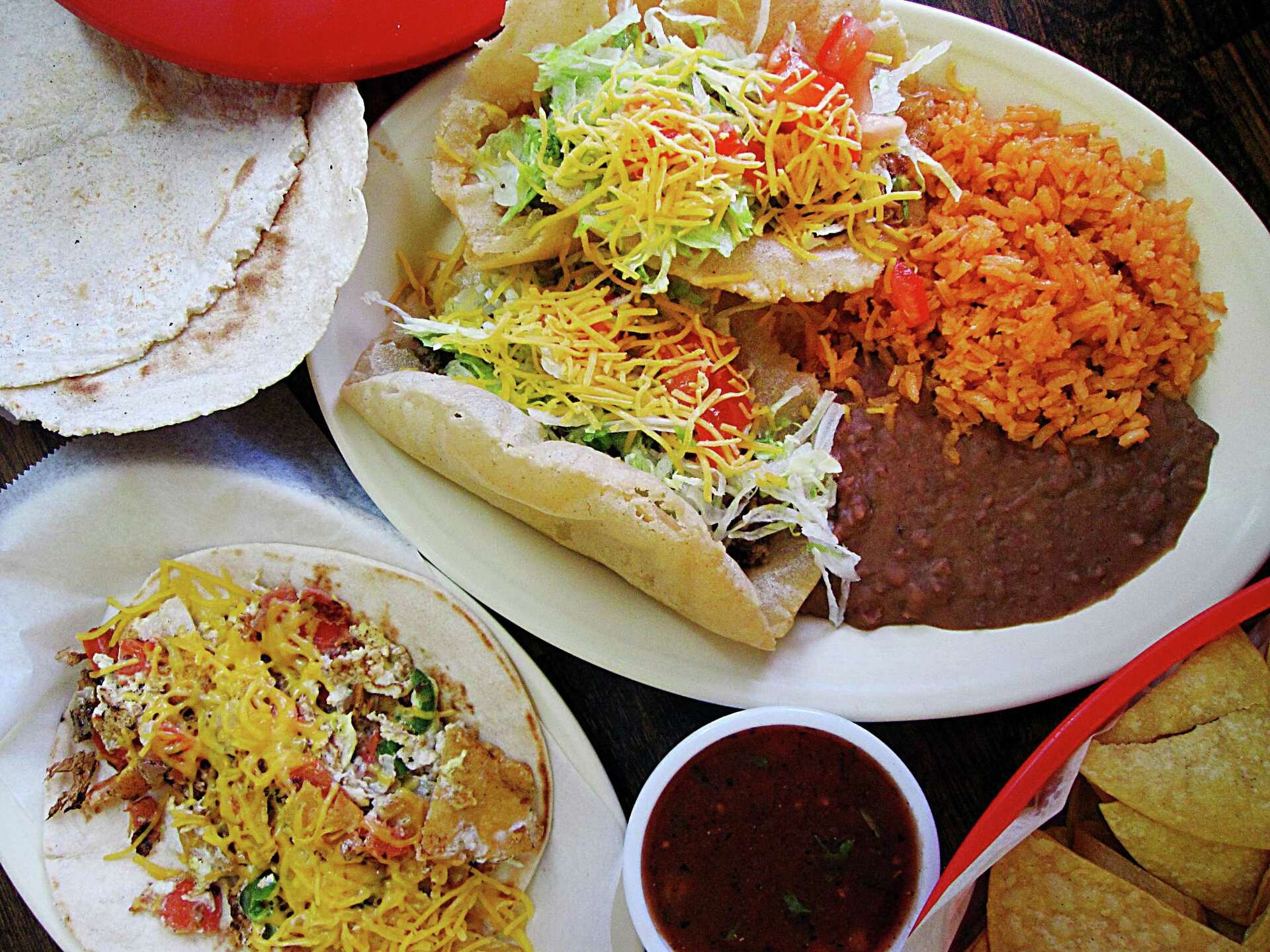 10 San Antonio puffy tacos to enjoy outside Fiesta