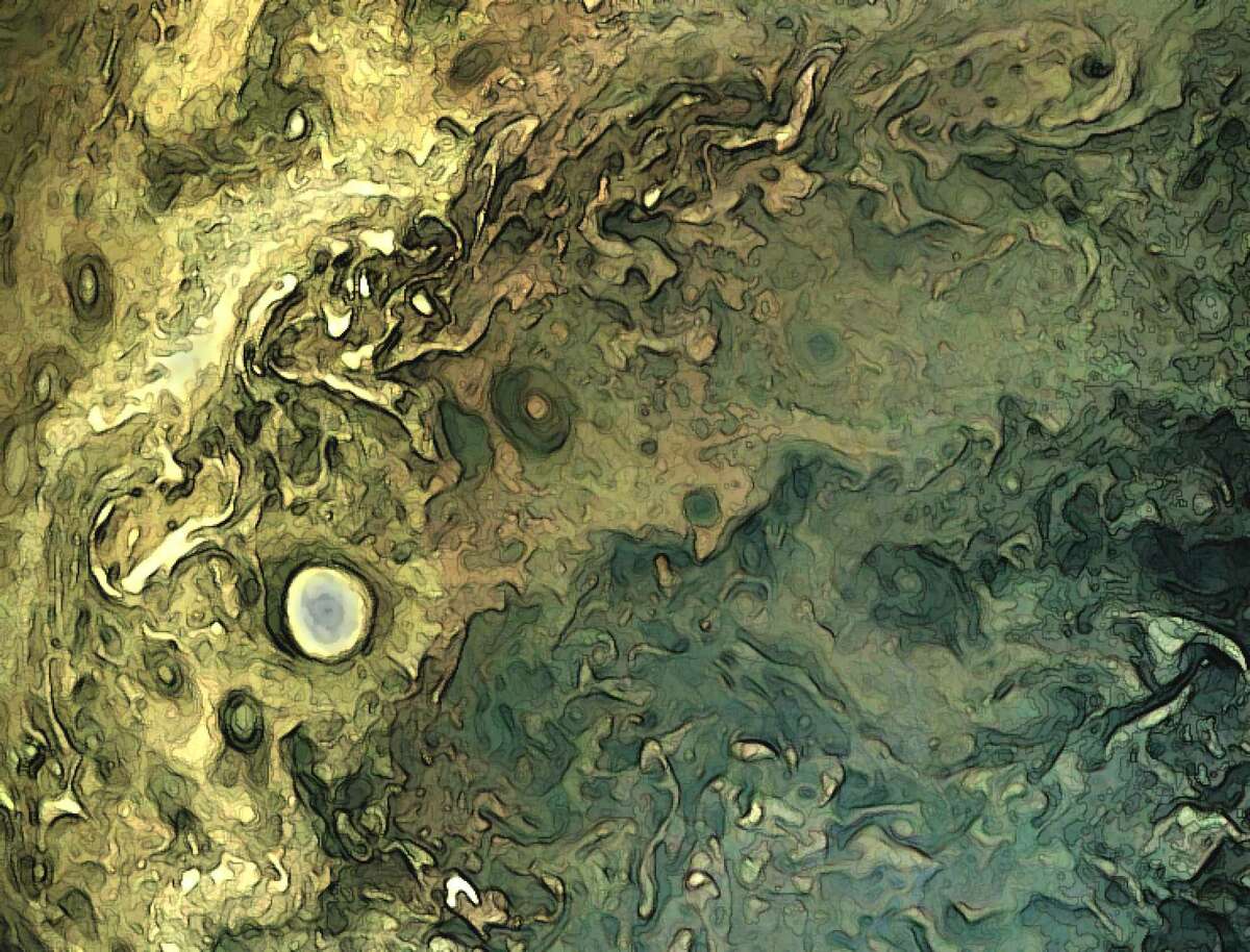 Amazing Image Of Jupiter Looks Like Its Burning 10 Amazing Facts about ...