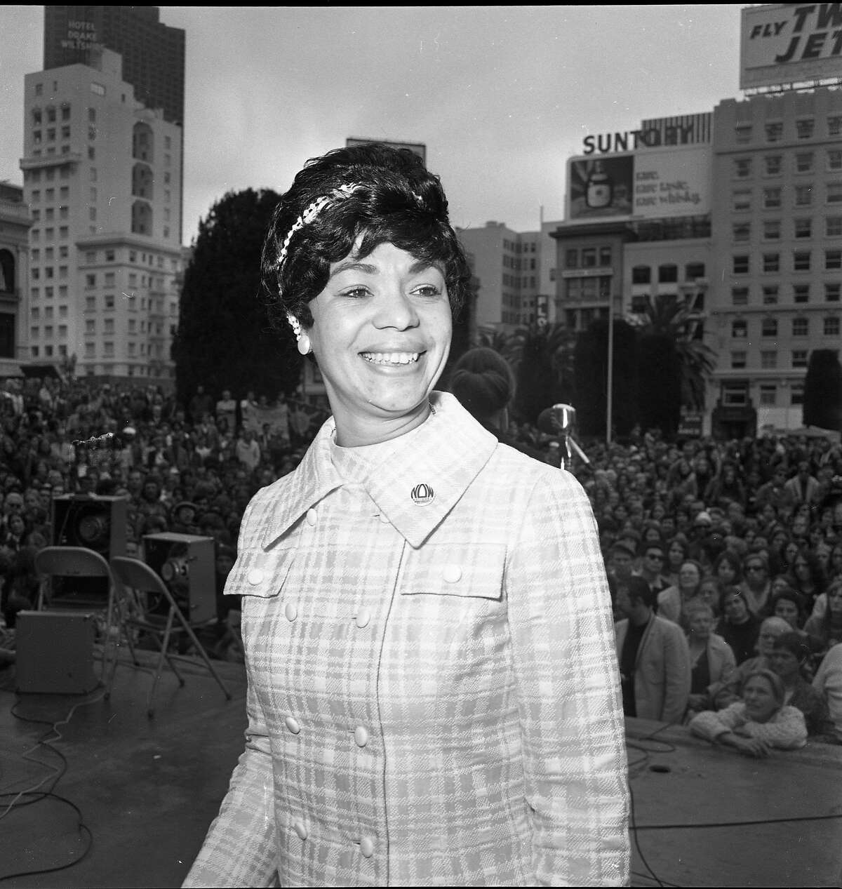 Aileen Clarke Hernandez, NOW leader and activist, dies