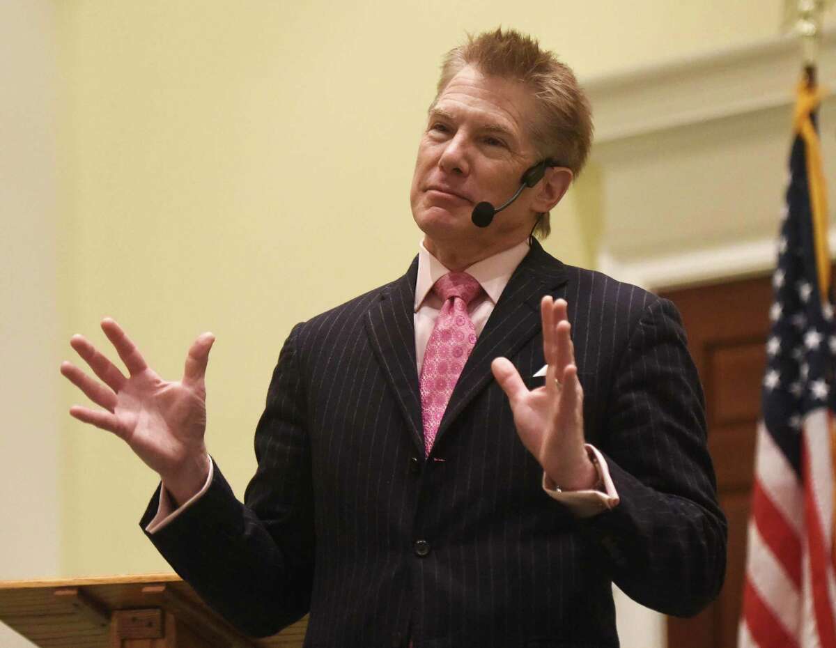 Ex-CIA officer speaks to Retired Men’s Association of Greenwich