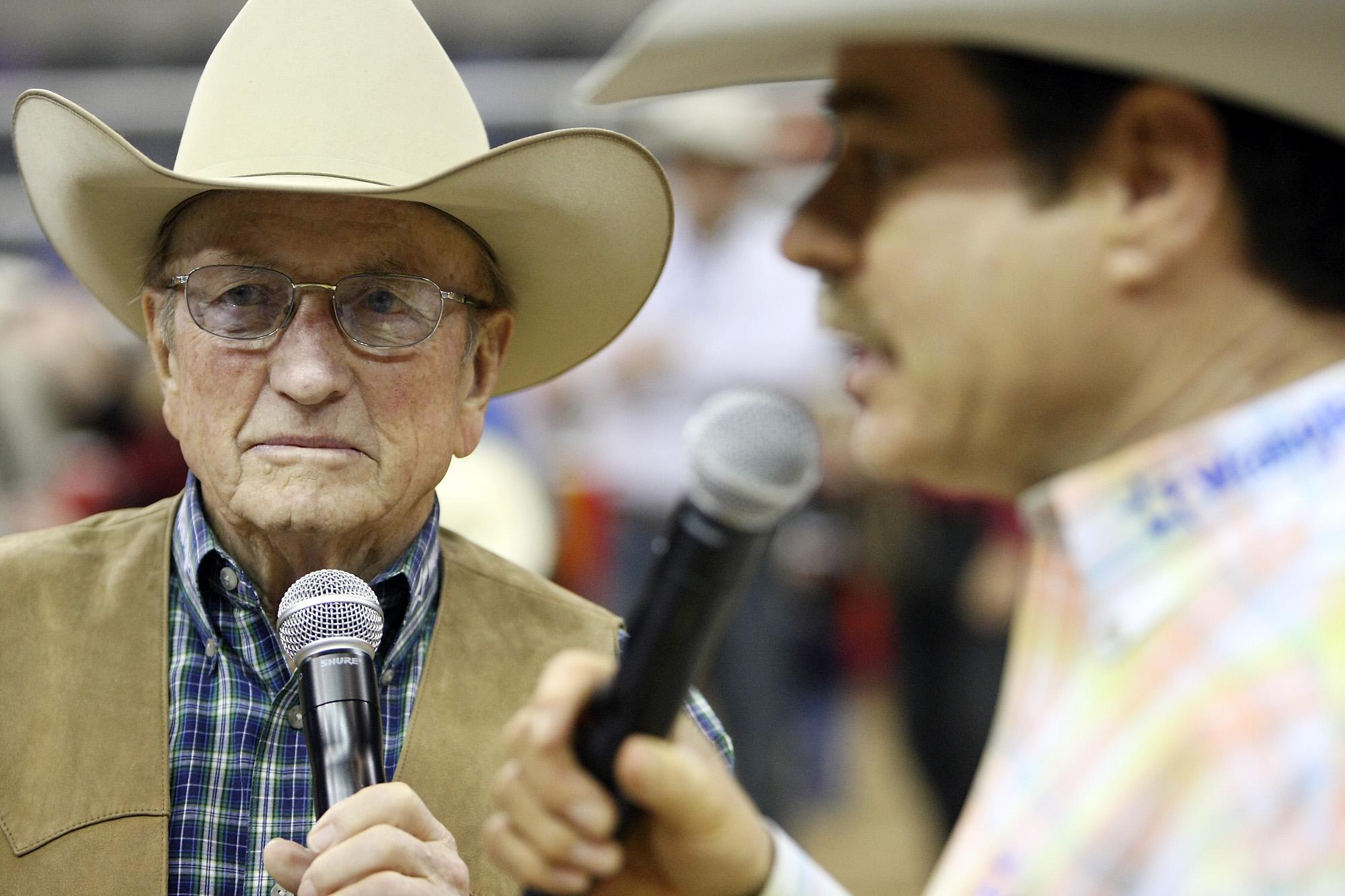 The “Voice” of the San Antonio rodeo falls silent