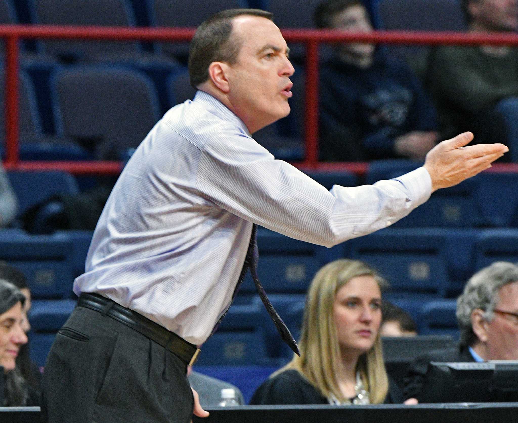 After coaching turmoil, Fairfield men's basketball on winning streak
