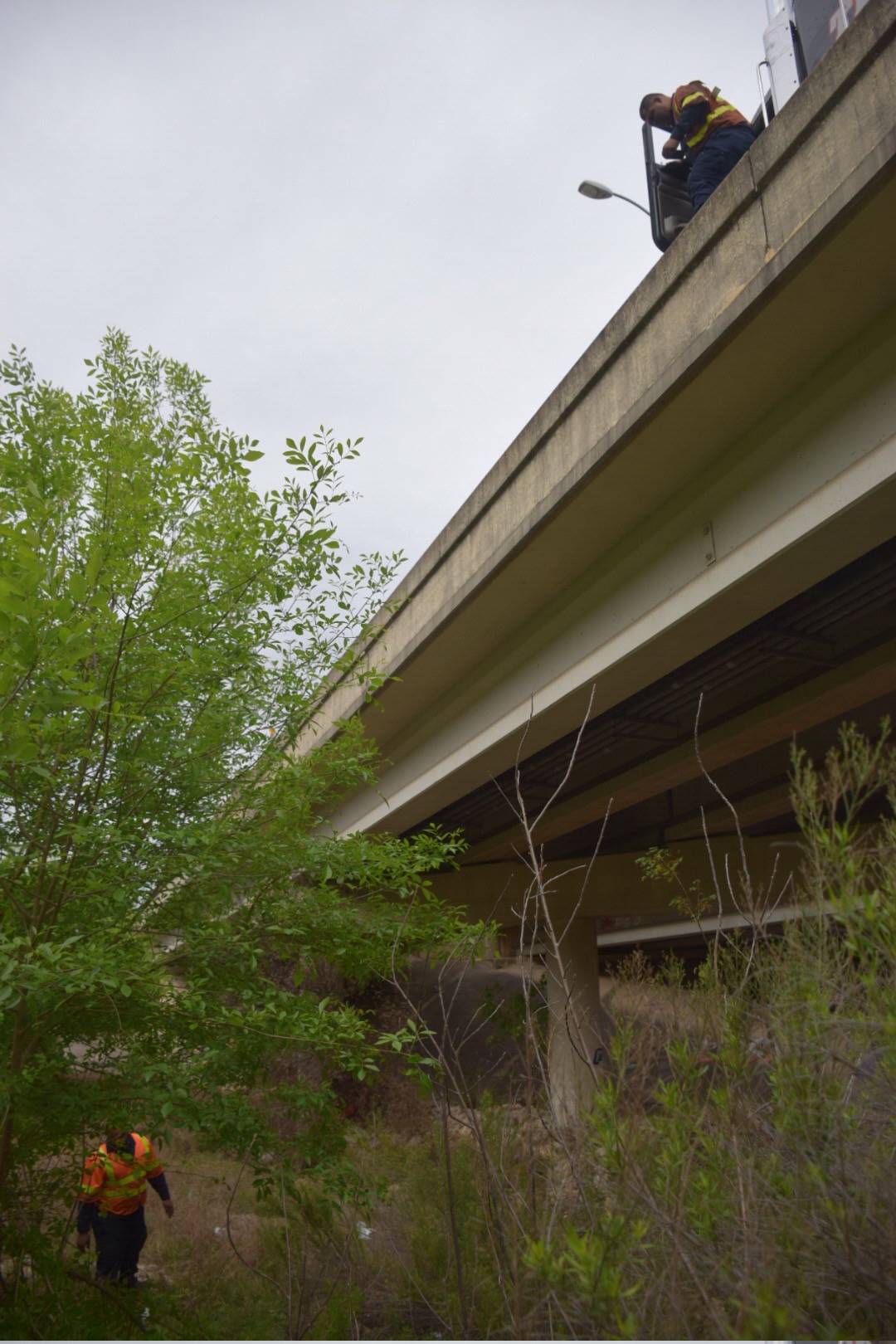 Driver hospitalized after 30 foot drop off Loop 1604