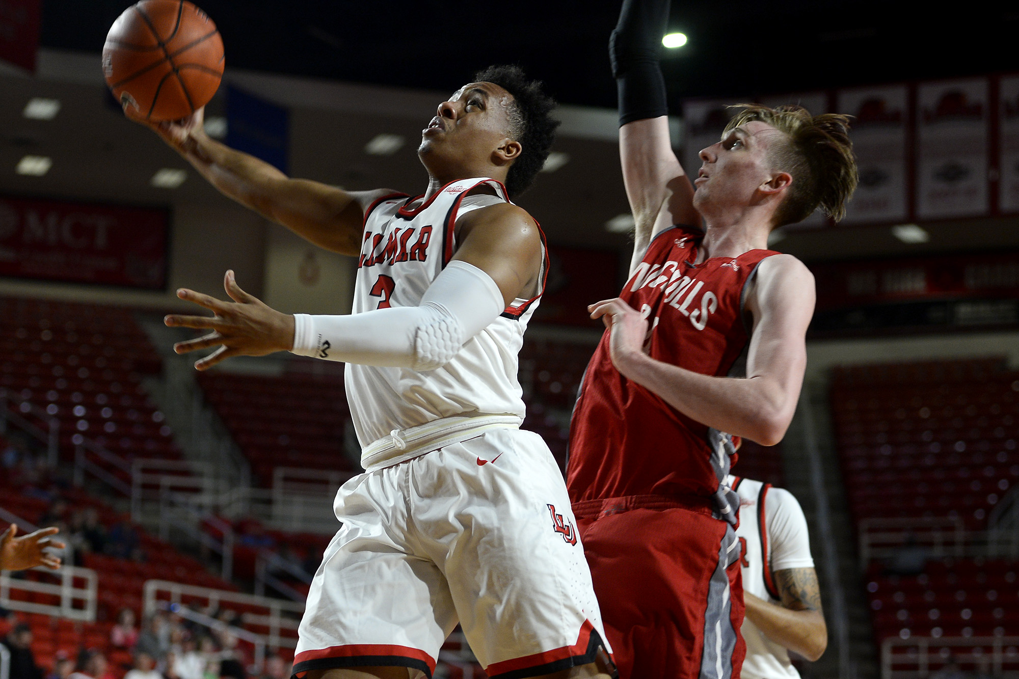 Lamar secures Southland tournament bid behind Davis' career night