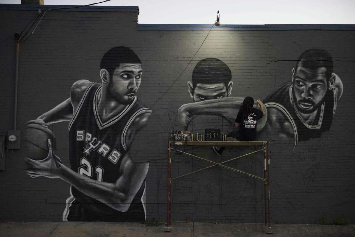 Spurs graffiti murals a hit on South Side