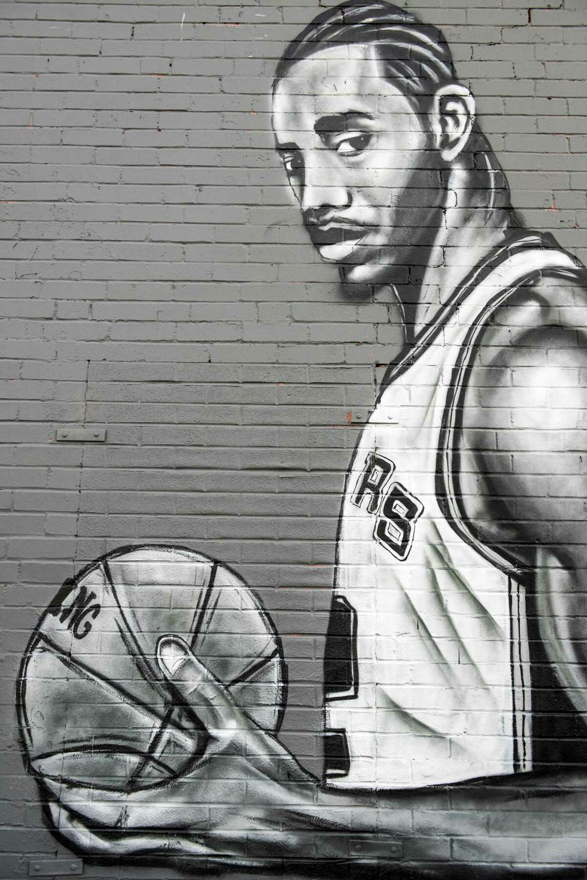 Spurs graffiti murals a hit on South Side