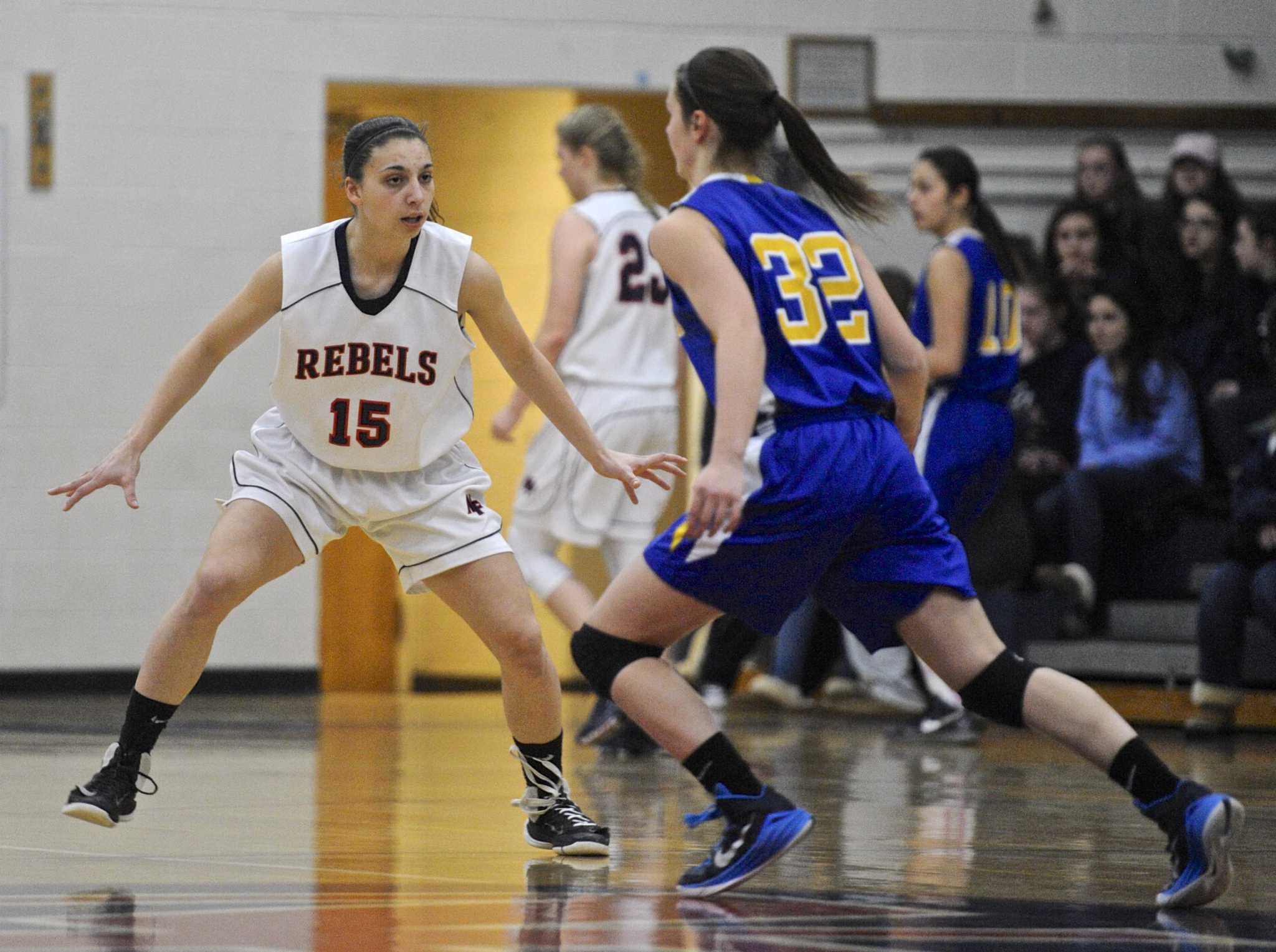 New Fairfield girls outlast Seymour to advance to Class M quarterfinals