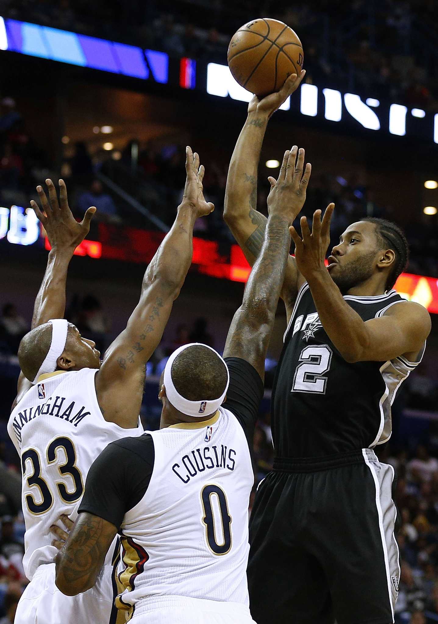 Spurs escape with improbable win in the Big Easy